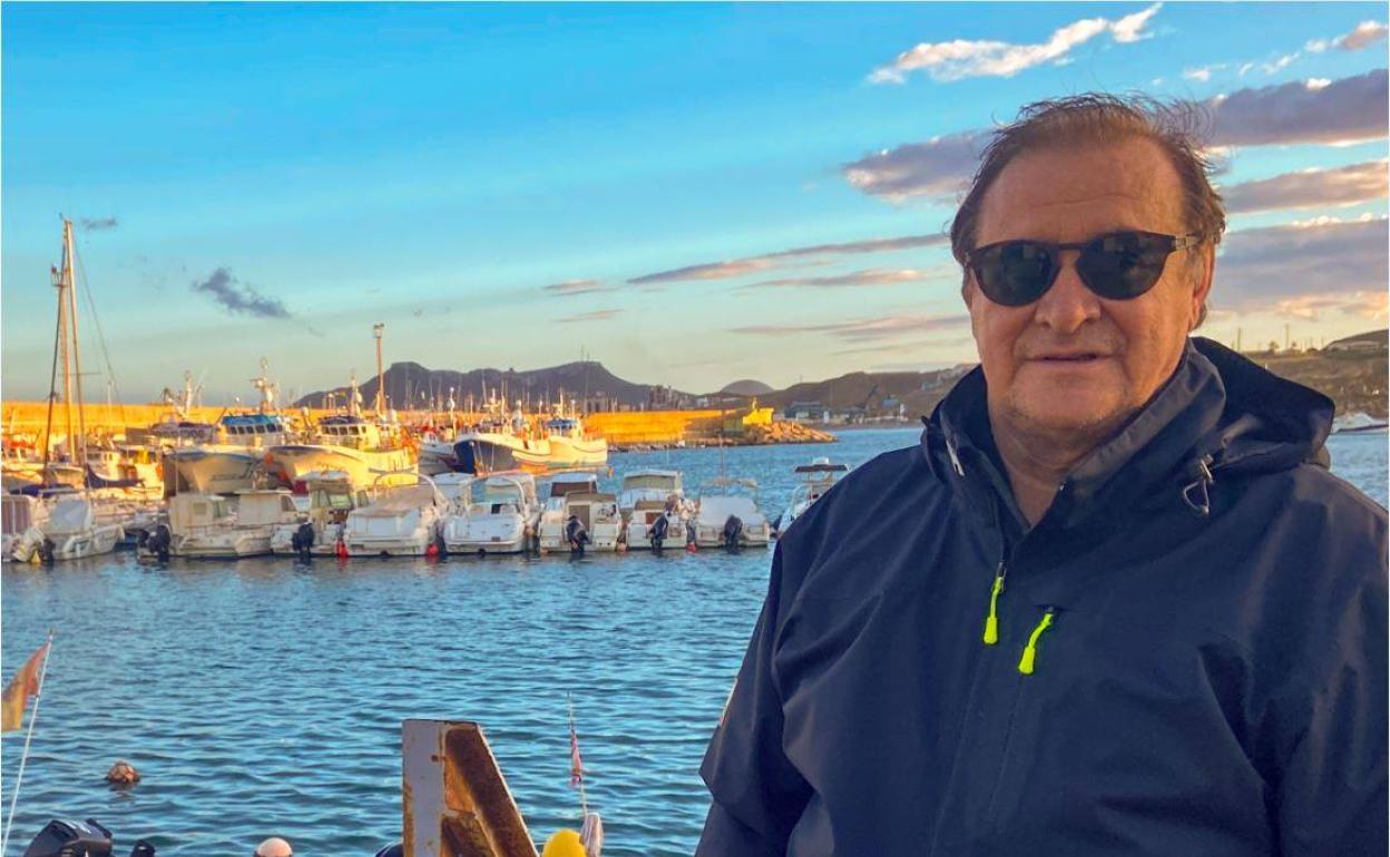 Fernando Moreno une novela negra, amor y esoterismo en su libro 'Julia' | El Correo